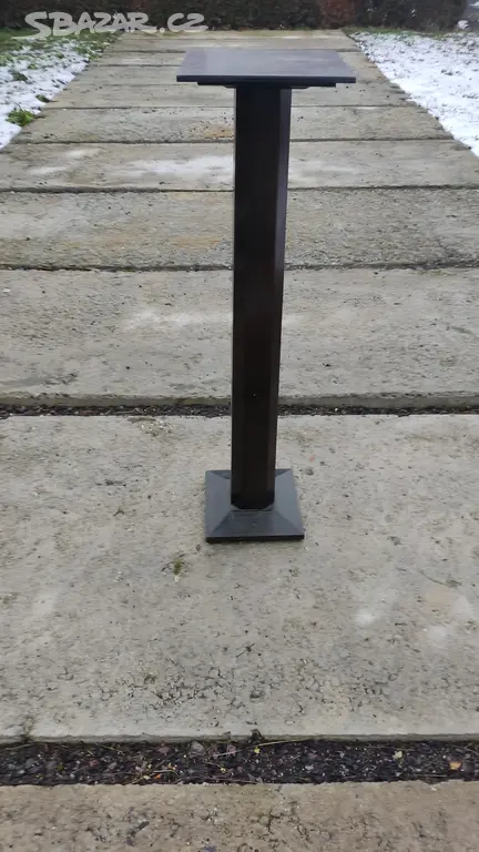 Osmihraný masivní sloup na kytku,bustu - Chrudim - Bazar - Sbazar.cz