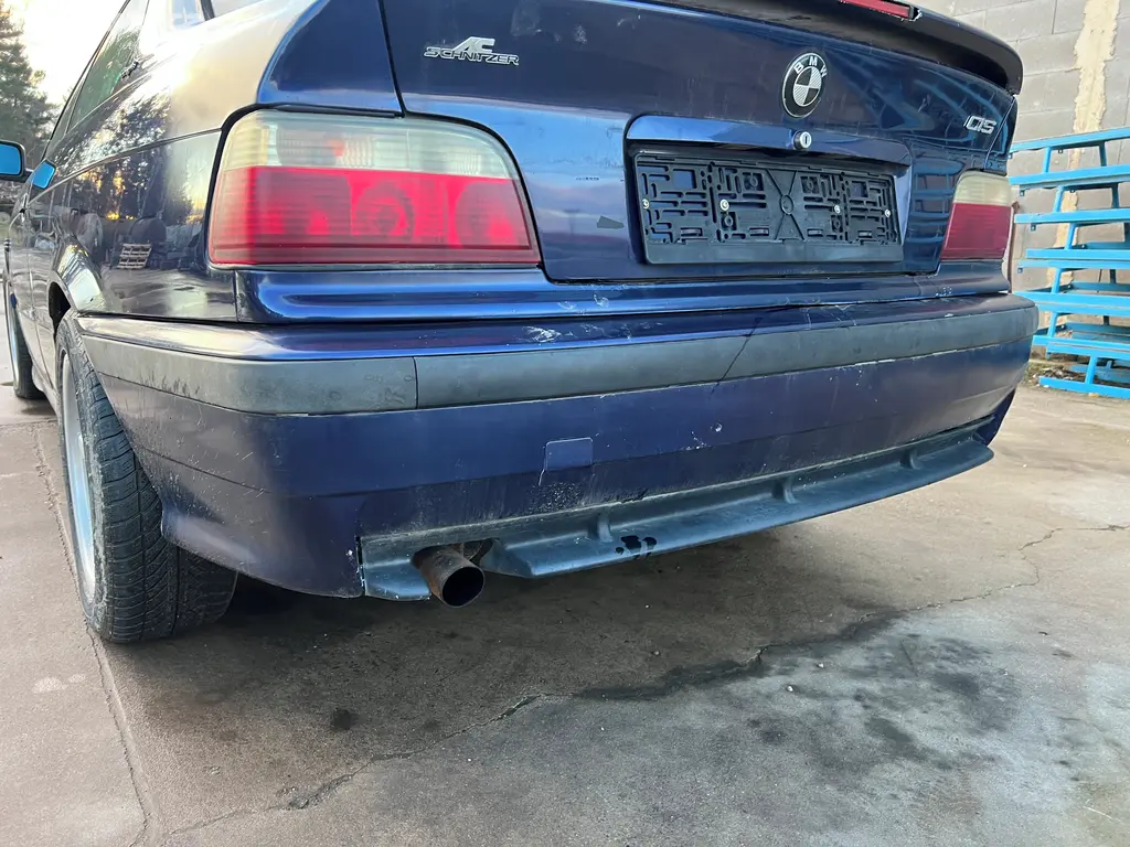 BMW E36 M-Packet zadní nárazník - Tetov - Bazar - Sbazar.cz