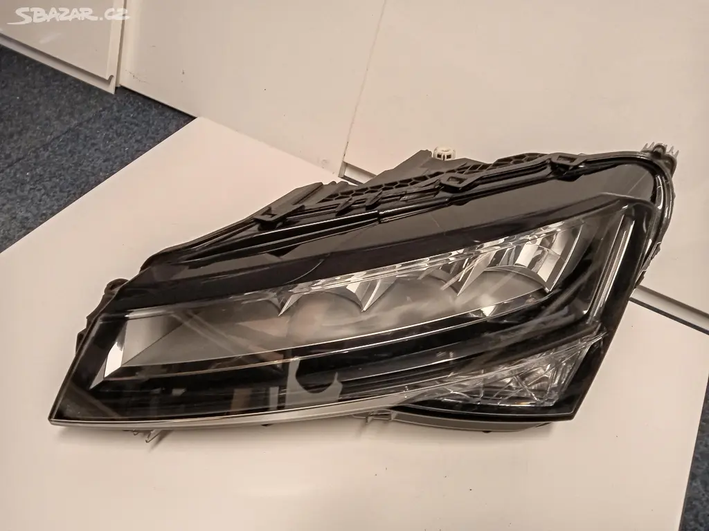 Škoda Superb III facelift levé přední LED světlo - Orlová - Bazar ...