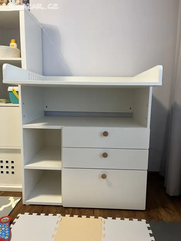 Prebalovaci stul s knihovnou Ikea - Praha 9 - Bazar - Sbazar.cz