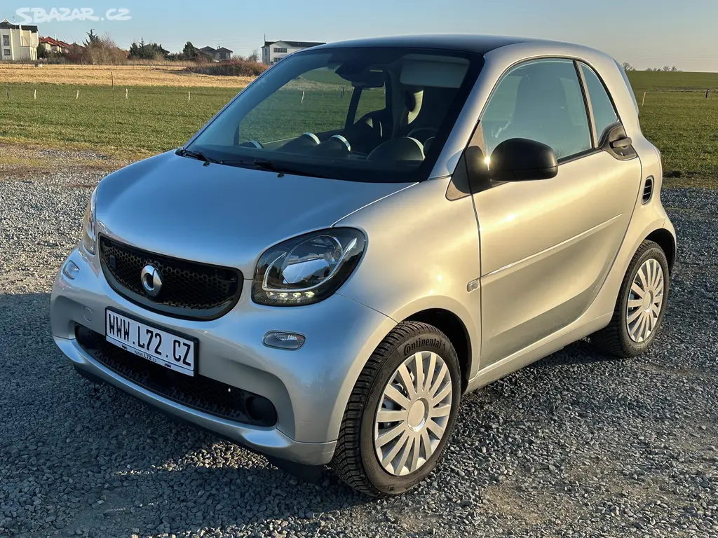 Smart Fortwo EQ Elektro nabíjeni 22kw NAVIGACE DPH - Jesenice ...