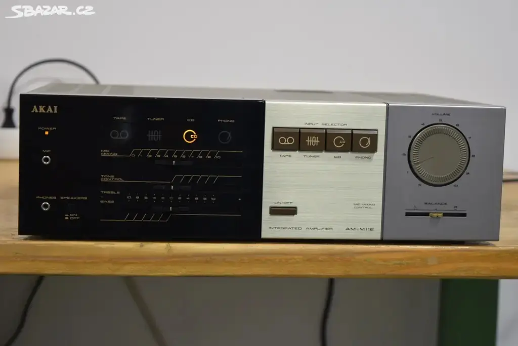 AKAI AM-M11E VÝBORNÝ STEREO ZESILOVAČ !! - Broumov - Bazar - Sbazar.cz