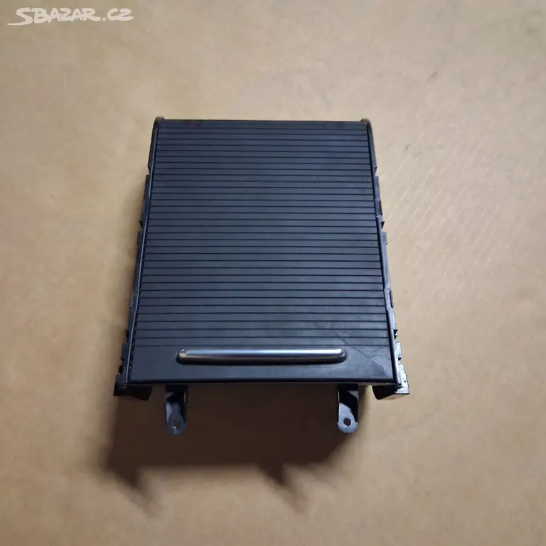 VW Passat 3C odkládaci přihrádka kastlík 3C0857503 - Panenské Břežany ...