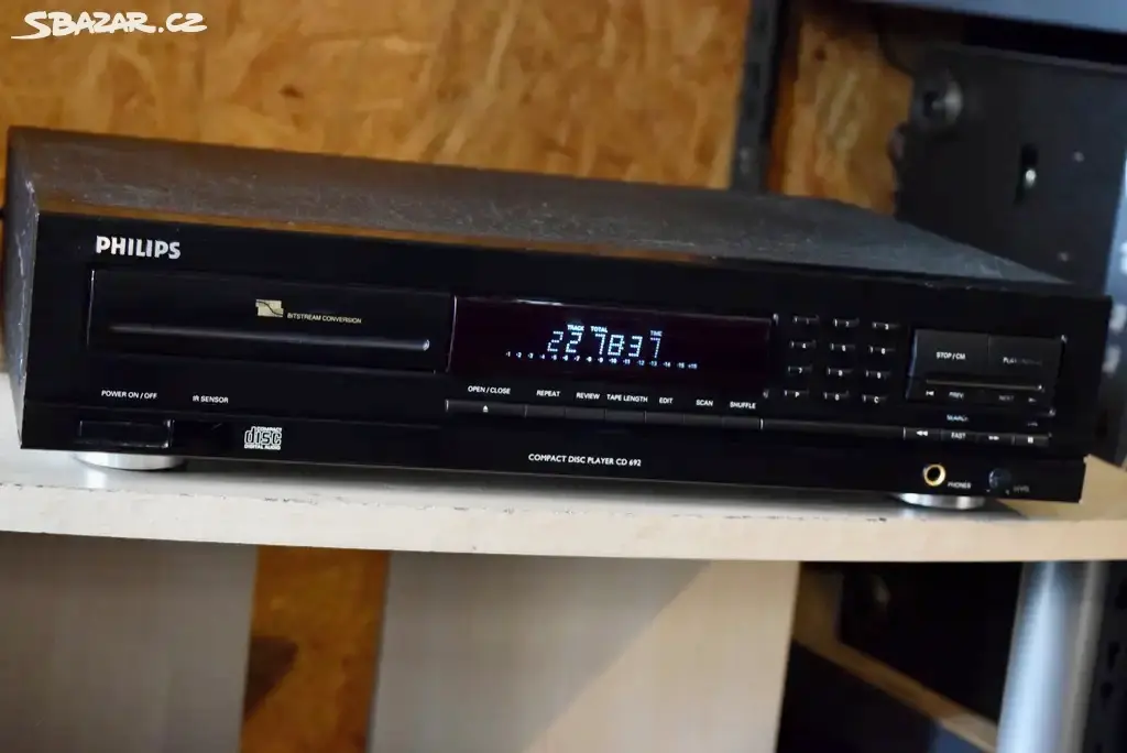 PHILIPS CD-692 LEVNÝ CD PŘEHRÁVAČ !! - Broumov - Bazar - Sbazar.cz
