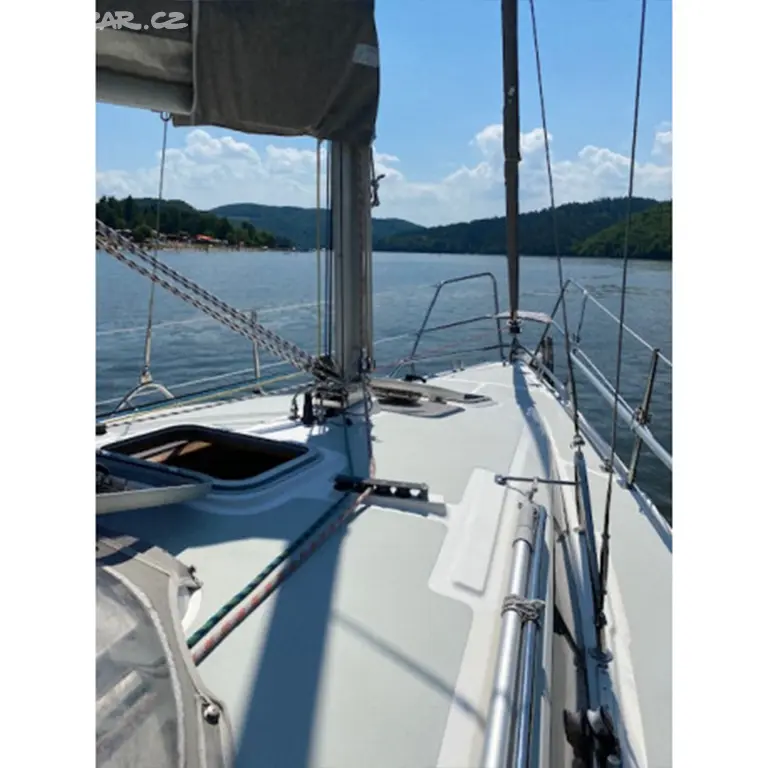 Loď plachetnice Phobos 27 + motor + přívěs - Nový Knín - Bazar - Sbazar.cz