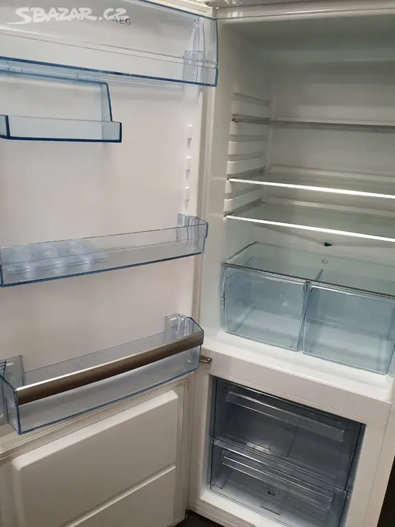 úsporná A+ lednice AEG s velkým mrazákem - Praha, Vinohrady - Bazar ...