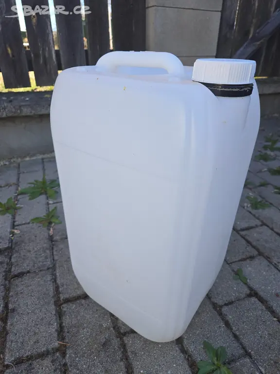 Kanystr 20L plastový čistý - Most - Bazar - Sbazar.cz