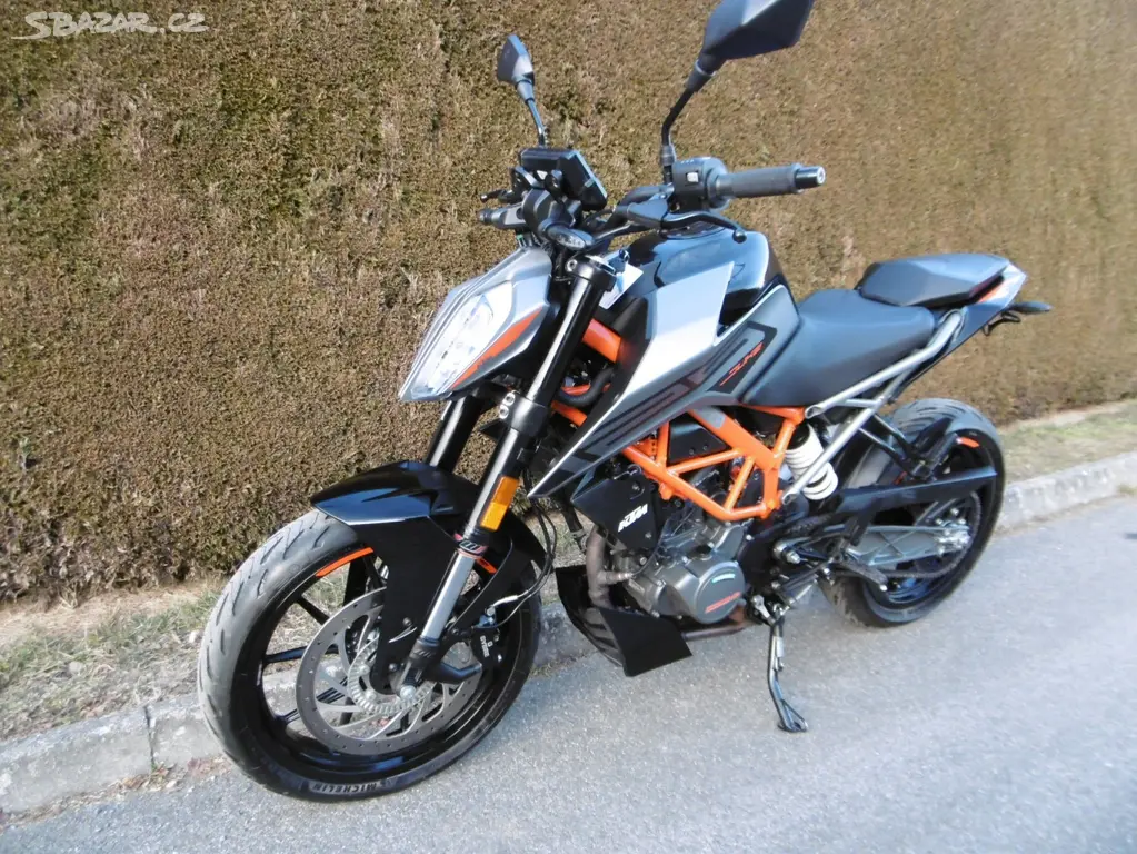 Ktm 125 Duke rv. 2022 model 2023 ABS, NEHAVAROVANÁ - Beroun - Bazar - Sbazar.cz