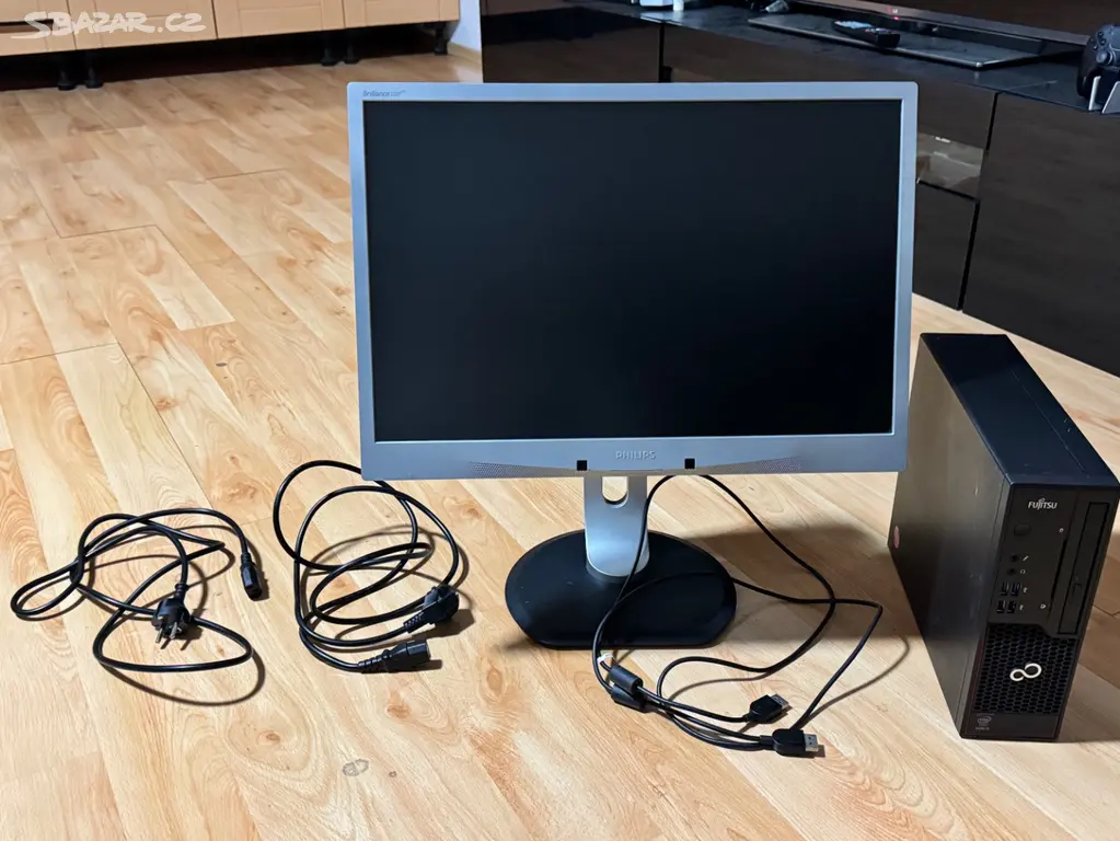 Stolní PC Fujitsu - Monitor Philips - Janovice - Bazar - Sbazar.cz