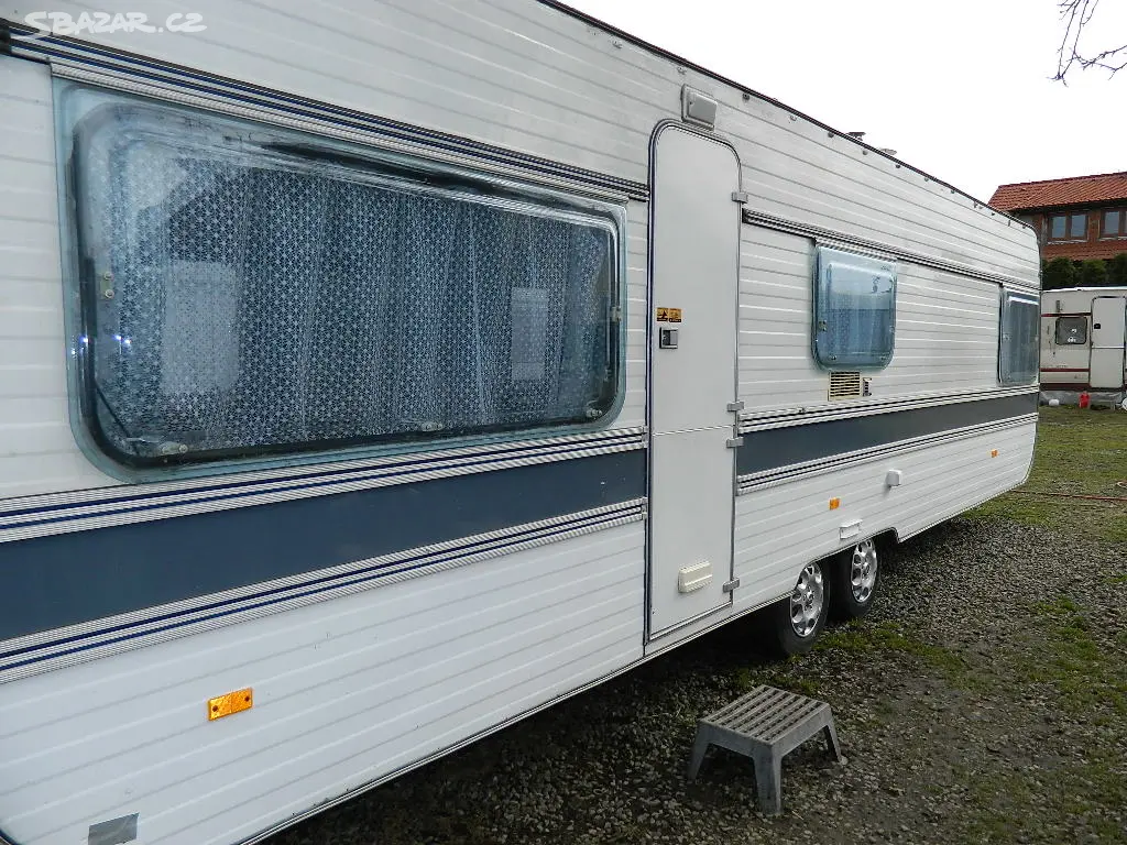 Velký dvouosý karavan Adria. - Černé Voděrady - Bazar - Sbazar.cz