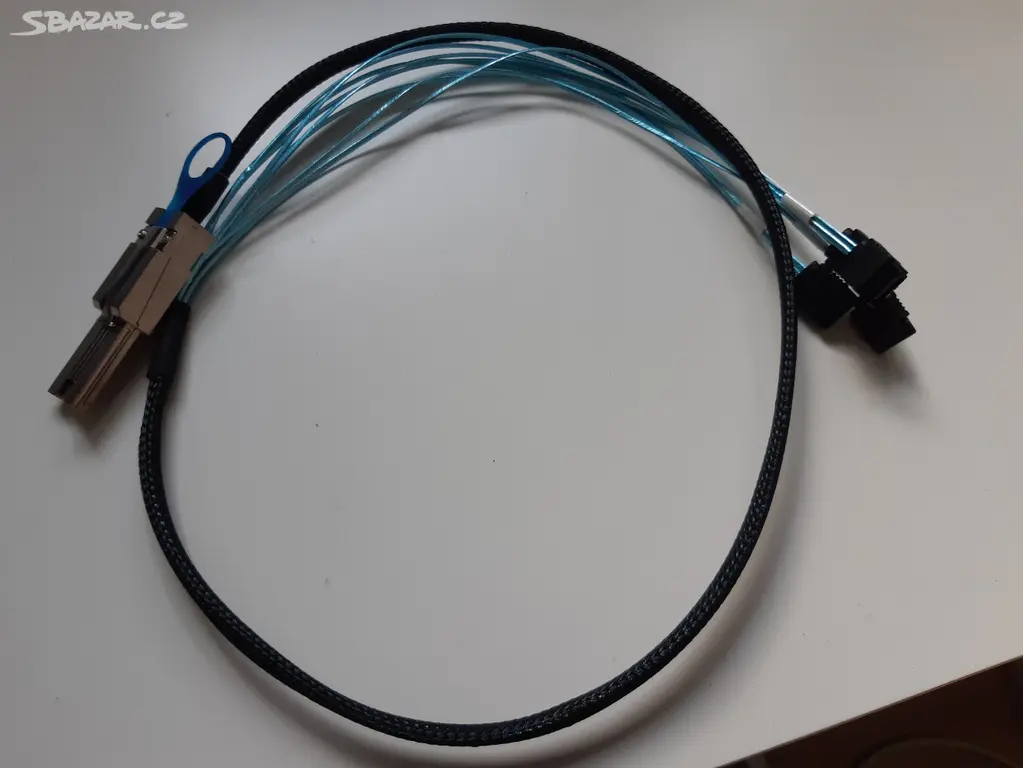 Kabel MiniSAS SFF-8080 -> SATA 4x - Tábor - Bazar - Sbazar.cz