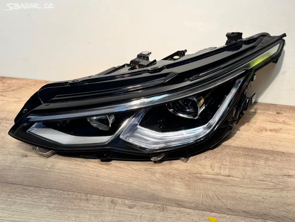 Vw Golf 8 IQ full led 5H1 941 035 J - Líšnice - Bazar - Sbazar.cz