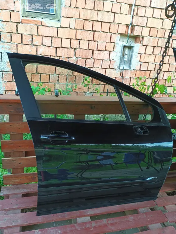 Peugeot 308 dveře pravé přední - Veselí nad Moravou - Bazar - Sbazar.cz