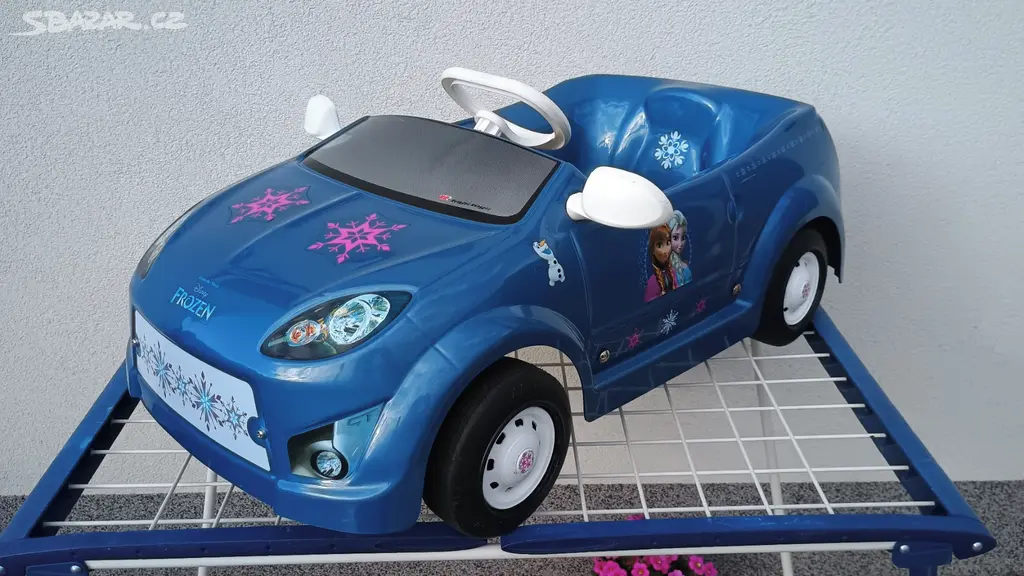 šlapací auto Disney FROZEN Renault Twingo II GT - Tišice - Bazar ...