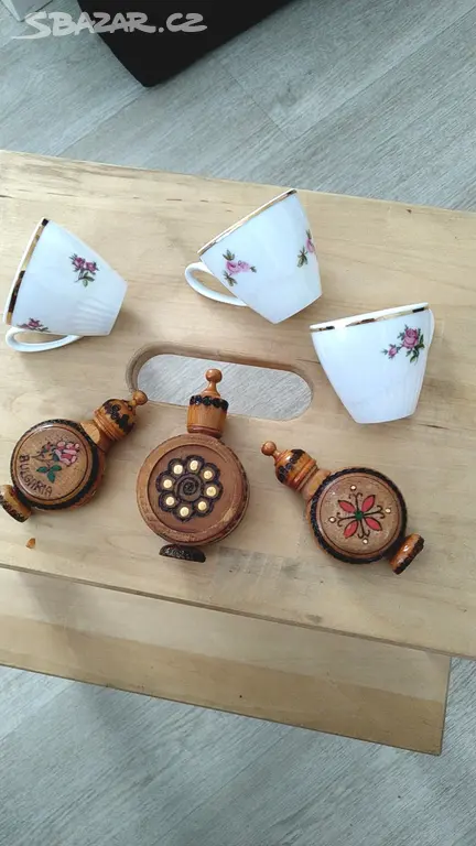 Retro dřevěné flakónky na růžový olej + 3 mokka - Praha - Bazar - Sbazar.cz