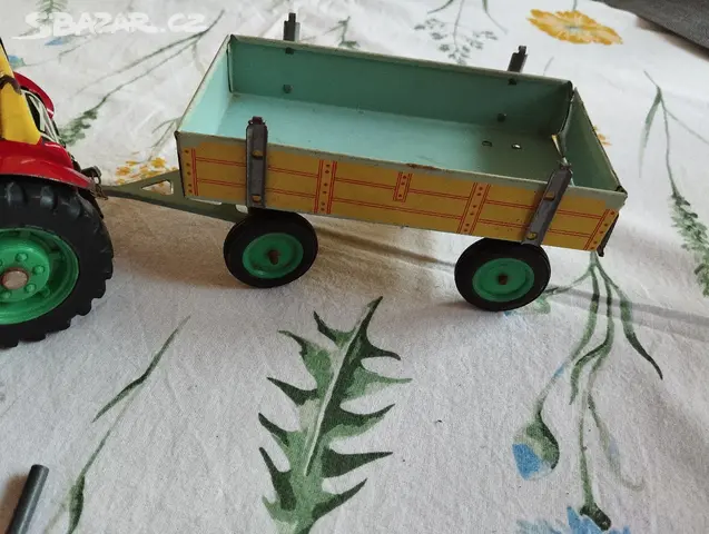 Staré hračky,plechový traktor Zetor 25 KDN na klíč - Vysoké Mýto - Bazar - Sbazar.cz