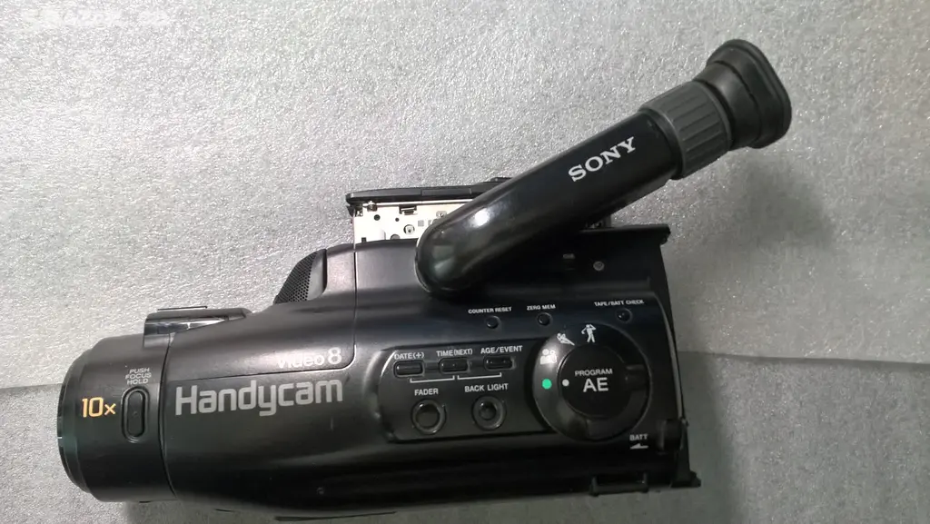 Sony CCD-FX300E videokamera na náhradní díly Japan - Olomouc - Bazar ...