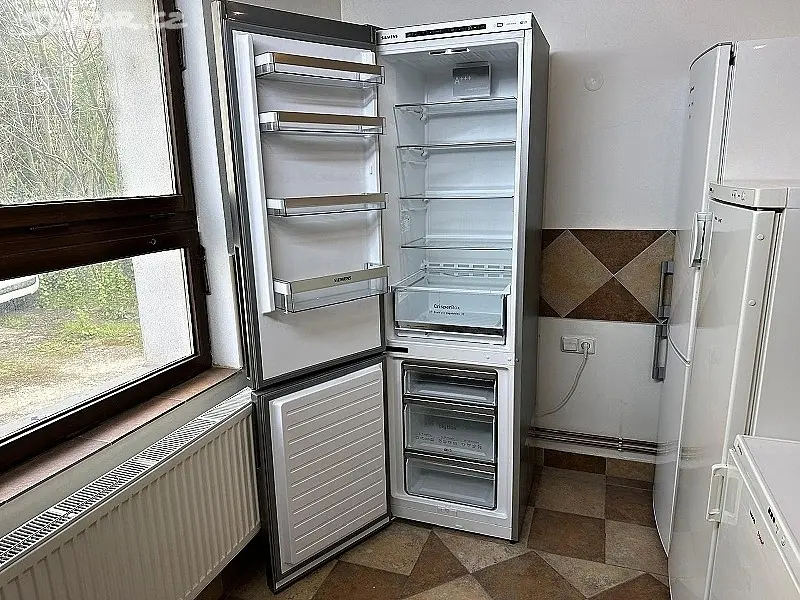 635 Lednice kombinovaná SIEMENS KG39E2L4A A+++ - Jičín - Bazar - Sbazar.cz