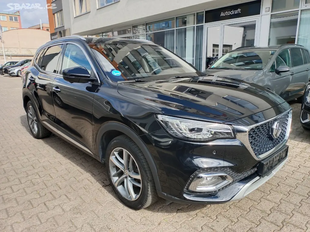 MG EHS PHEV Luxury 1.5 190kW AUT. 54tkm Virtual - Praha - Bazar - Sbazar.cz