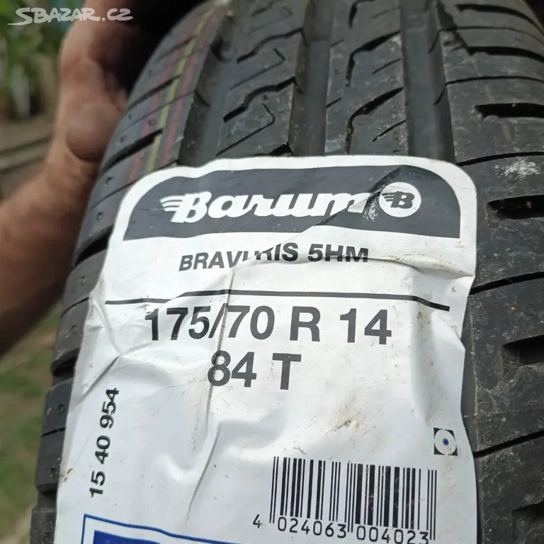 Gumy na auto - Mšec - Bazar - Sbazar.cz