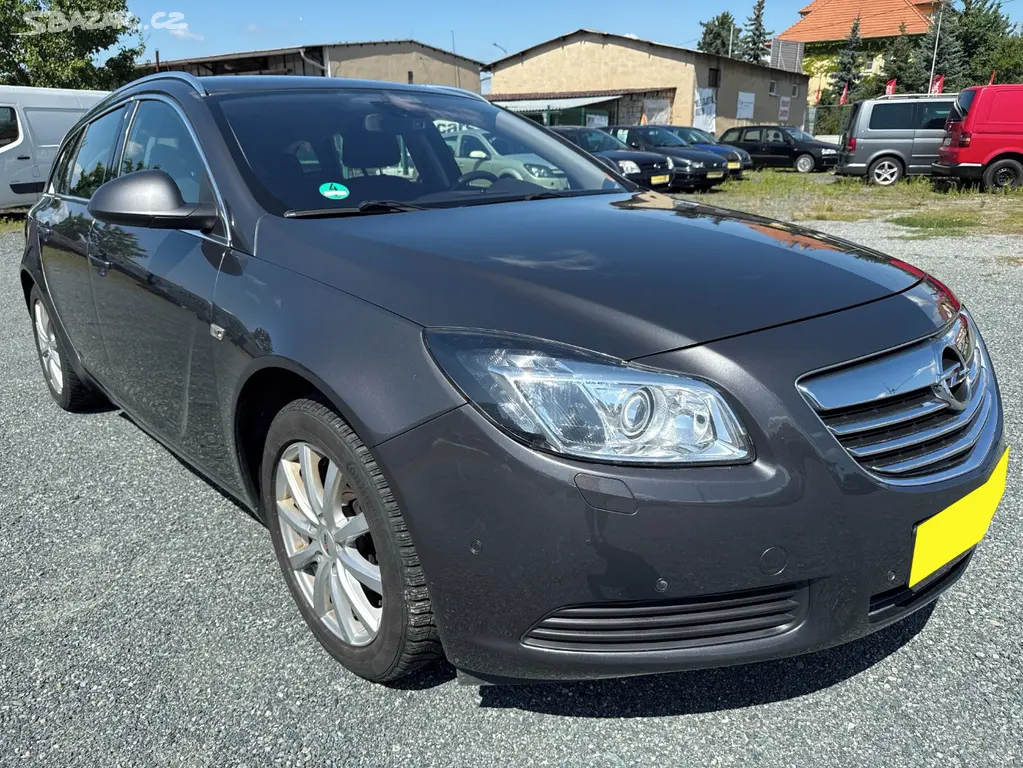 Opel Insignia SPORT TOUR 2.0 CDTI 1.MAJITEL - Mikulov - Bazar - Sbazar.cz