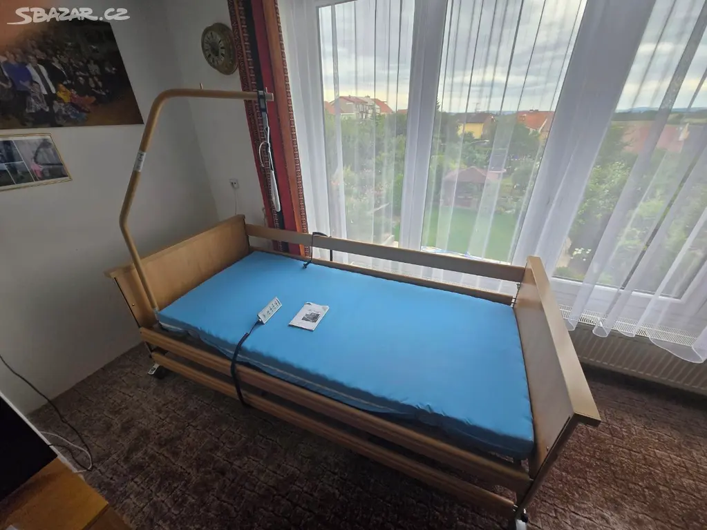 Elektrická zdravotní polohovací postel pro seniory - Brno, Líšeň ...