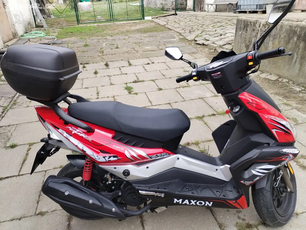 Skútr maxon - Šišma - Bazar - Sbazar.cz