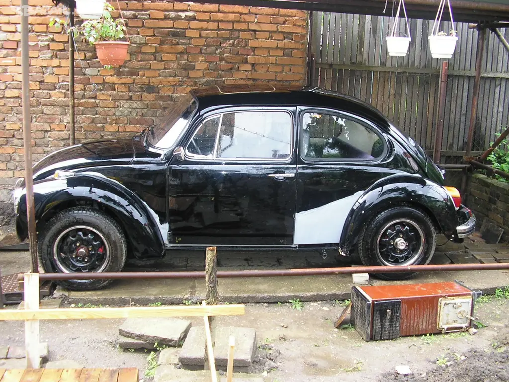 Vw Brouk 1303 - Praha - Bazar - Sbazar.cz