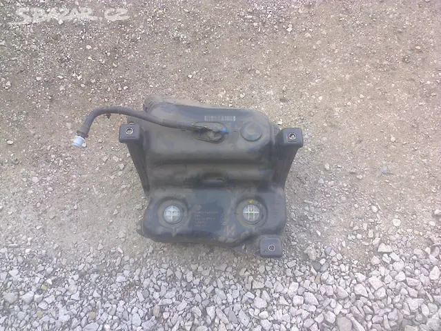 škoda superb III-3, nádrž adblue, 3Q0131877F, - Beroun - Bazar - Sbazar.cz