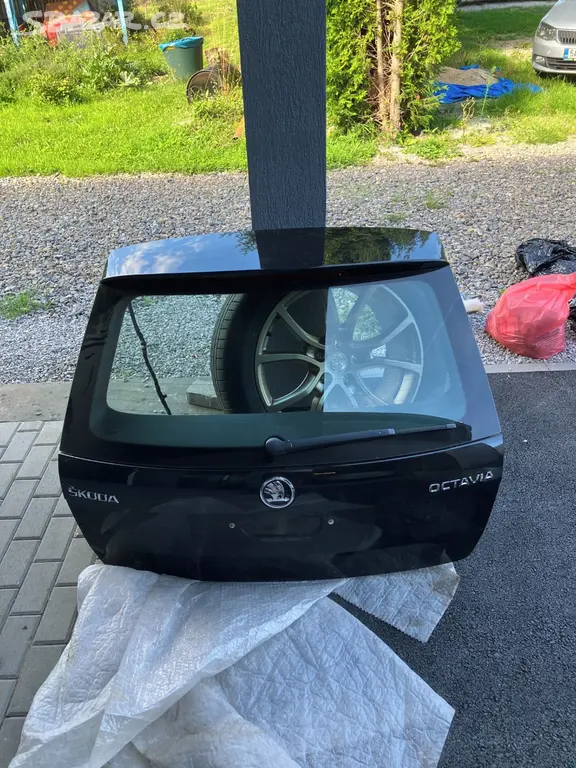 skoda Octavia III 3 zadni kufr pate dvere cerne - Praha, Malešice ...