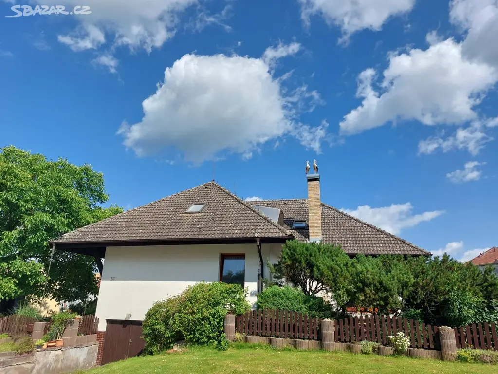 Pronajmu byt 4+1 v RD - Sedlec - Bazar - Sbazar.cz