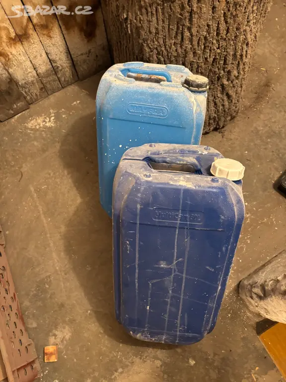 Kanystr plastový 20l - Karlovy Vary - Bazar - Sbazar.cz