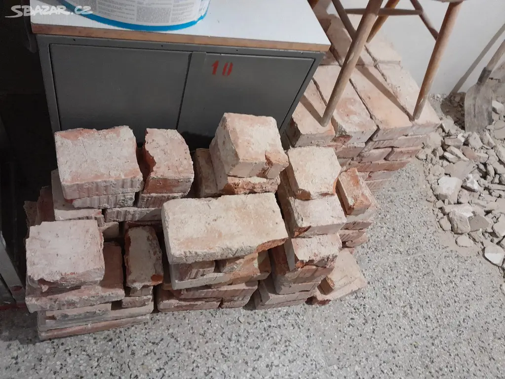 CIHLY PÁLENÉ NEÚPLNÉ ZDARMA - Brno-město - Bazar - Sbazar.cz