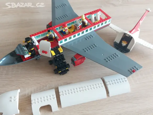Lego velké letadlo - červenobílé - Praha, Stodůlky - Bazar - Sbazar.cz