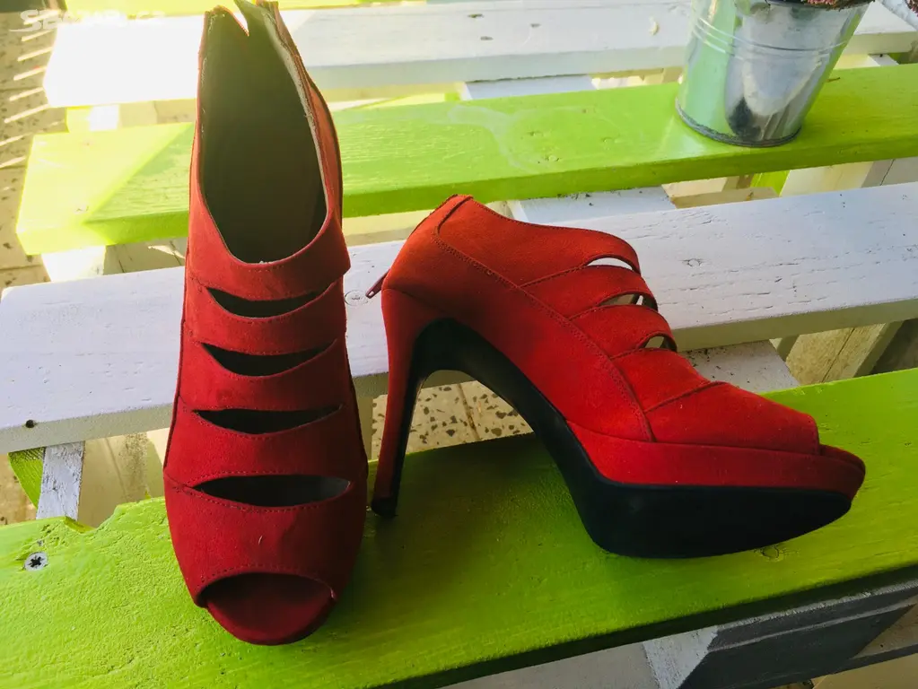 Lodičky vel. 40 - Jílovice - Bazar - Sbazar.cz