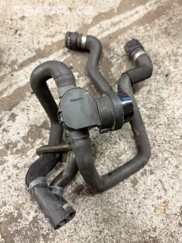 8R0819374D Vedení hadice vody - Brandýs nad Labem-Stará Boleslav, Stará ...