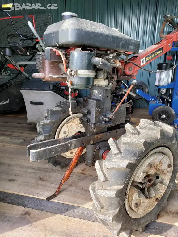 Traktor vari - Kunovice - Bazar - Sbazar.cz