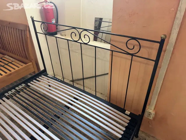 Hezká kovová postel-letiště 140x200 komplet - Karlovy Vary, Rybáře ...