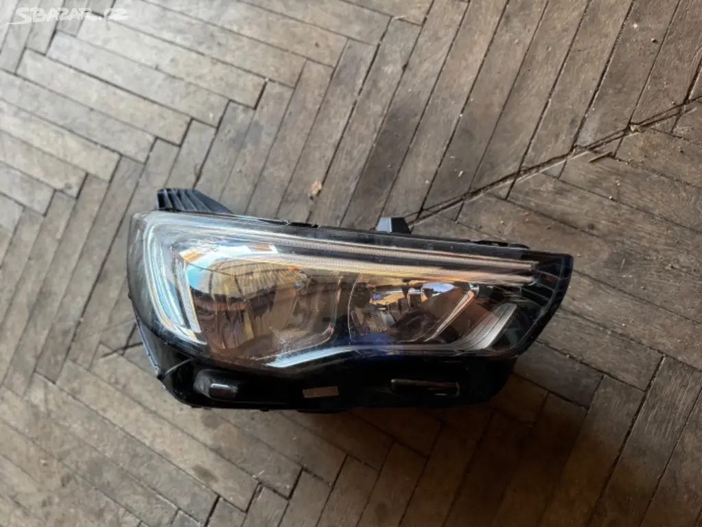 Světlomet pravý LED Opel Grandland X - Vodňany - Bazar - Sbazar.cz
