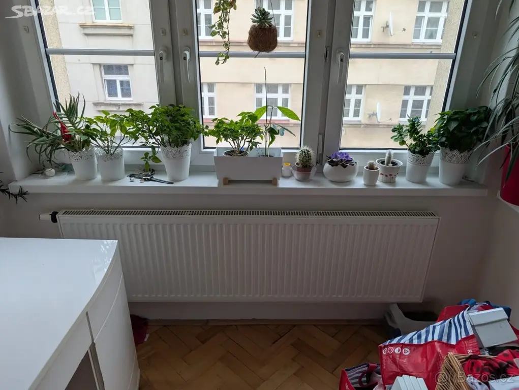 Uzky, bily radiator o rozmerech 180x50x7 cm - Praha - Bazar - Sbazar.cz