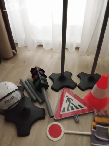 Dopravní značky a semafor pro děti/ hra na profese - Příbram - Bazar ...