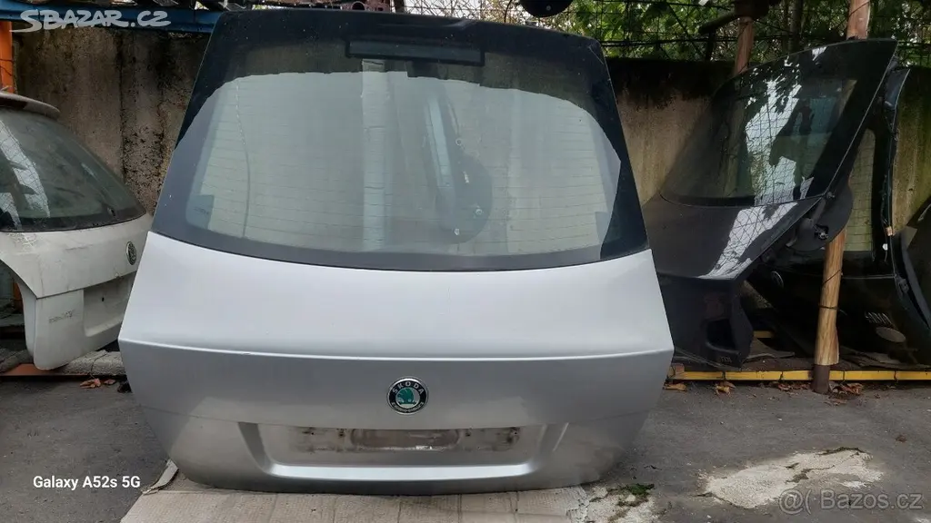 Zadní víko Octavia 2 Sedan - Mirošovice - Bazar - Sbazar.cz