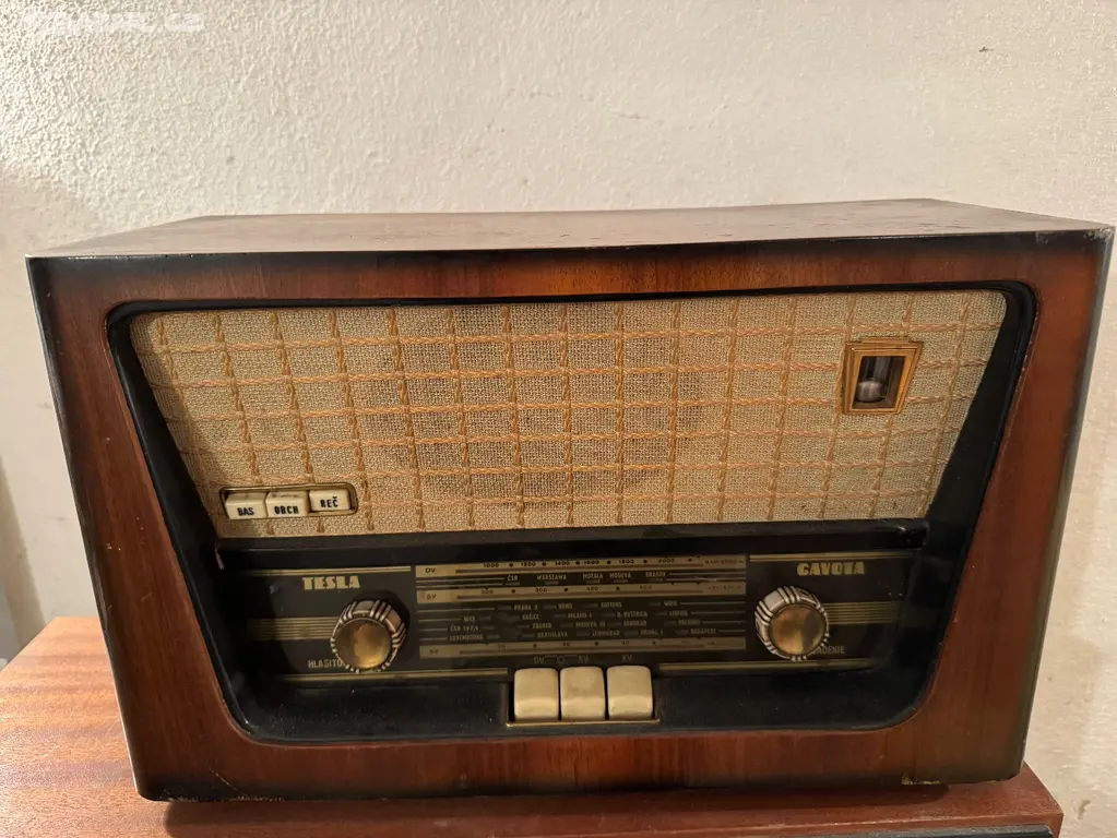 Tesla Gavota 424 A RETRO RÁDIO RADIOPŘIJÍMAČ - Poruba - Bazar - Sbazar.cz