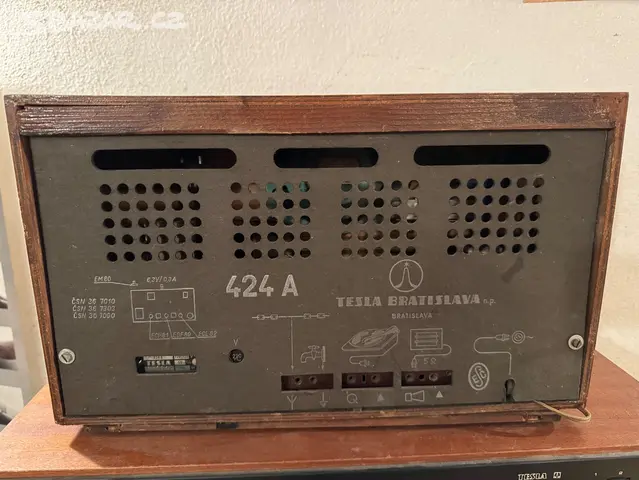 Tesla Gavota 424 A RETRO RÁDIO RADIOPŘIJÍMAČ - Poruba - Bazar - Sbazar.cz
