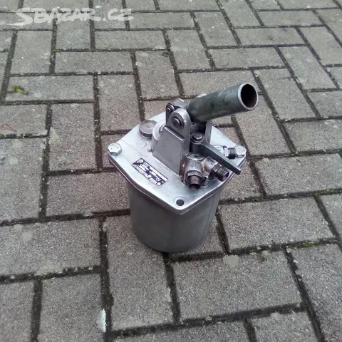 Ruční hydraulická pumpa - Náměšť na Hané - Bazar - Sbazar.cz