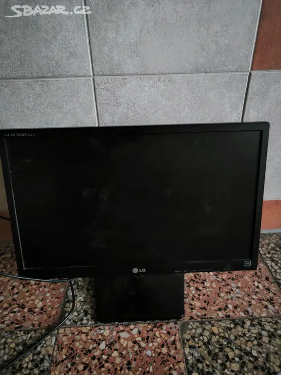 Monitor LG, klávesnice génius - Benátky nad Jizerou - Bazar - Sbazar.cz