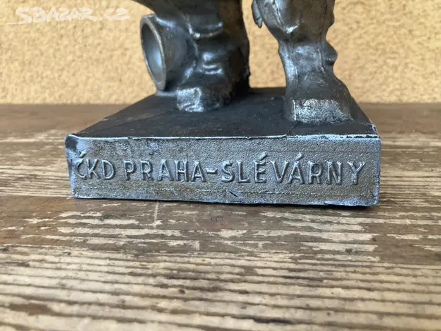 Socha - ČKD Praha - Slévač - kov - Louny - Bazar - Sbazar.cz