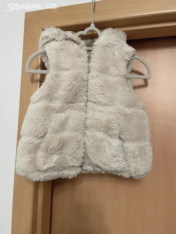 Dívčí chlupatá/plyšová vestička (vel. 86, Zara) - Praha, Chodov - Bazar ...