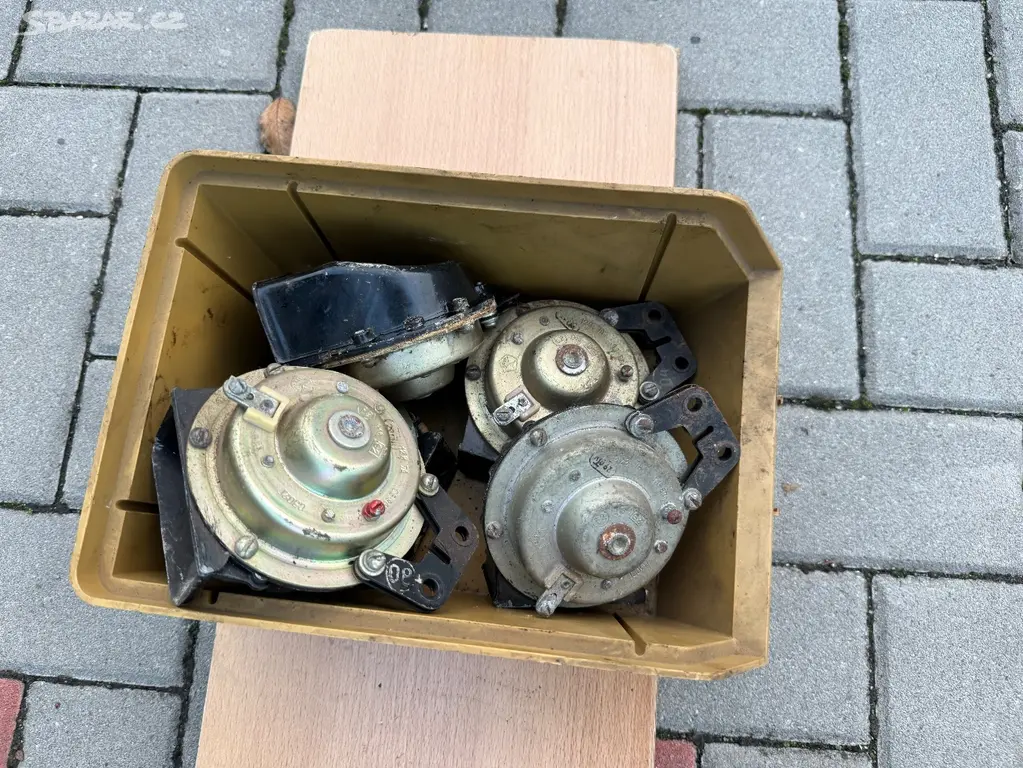 Volha Gaz 24, nový originální klakson - Olomouc, Hodolany - Bazar ...