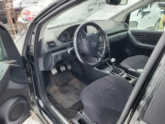 1175 MERCEDES BENZ W169 A150 1.5i,motor 266.920,ND - Pardubice ...